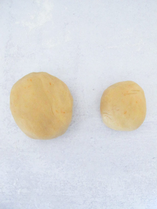 Greek Apricot Tart Recipe (Pasta Flora) - ririsgreekeats.com