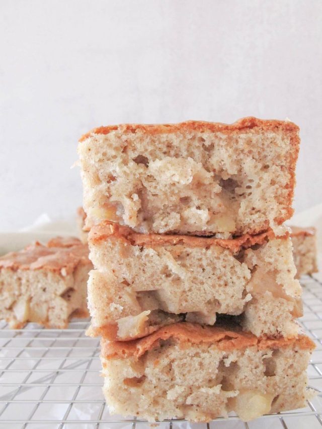 Fresh Apple Spice Cake (Milopita) - ririsgreekeats.com