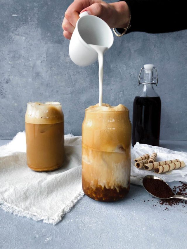 Greek Iced Frappe Coffee Recipe - ririsgreekeats.com