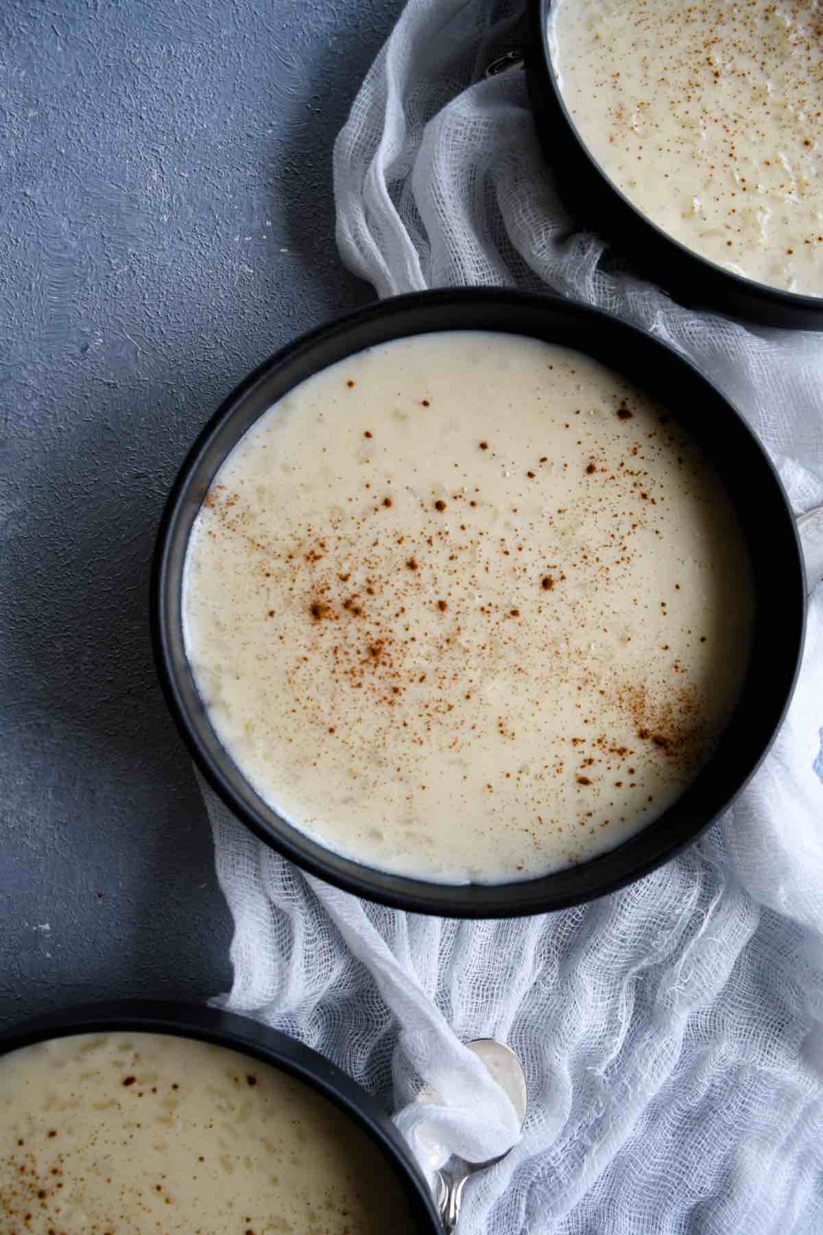 Indulgent and Creamy Rice Pudding Recipe (No Eggs) - ririsgreekeats.com