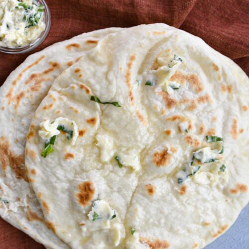 Quick, Easy and Homemade Garlic Pita Bread Recipe - ririsgreekeats.com